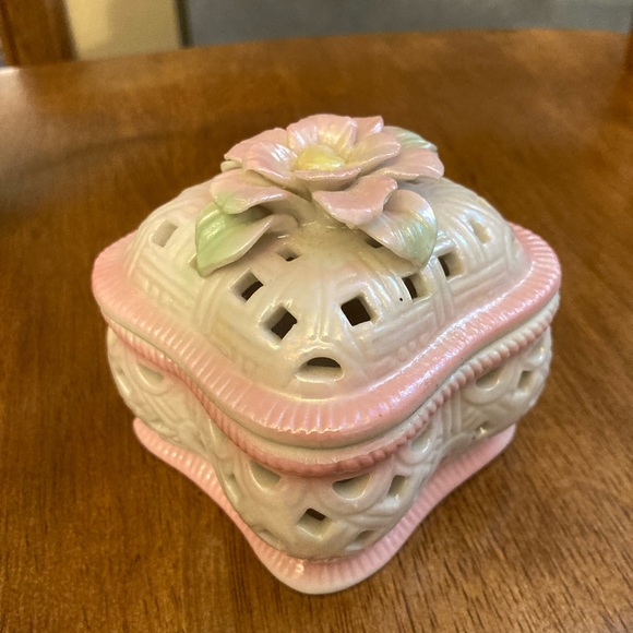 Accents | Vintage Pink Floral Trinket Box | Poshmark
